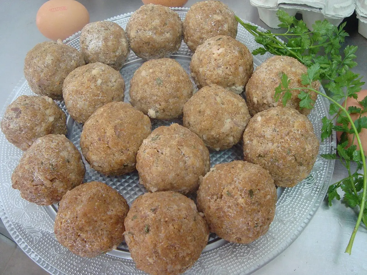 Albóndigas En Salsa De Queso: ¡una Deliciosa Combinación! | Queso ...